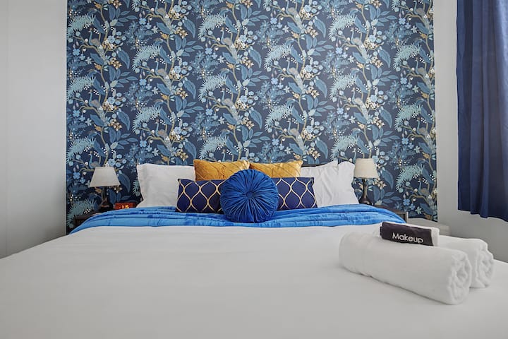 Boots Off, Drinks Up | Top-floor | 5 Min Broadway - Nashville, TN