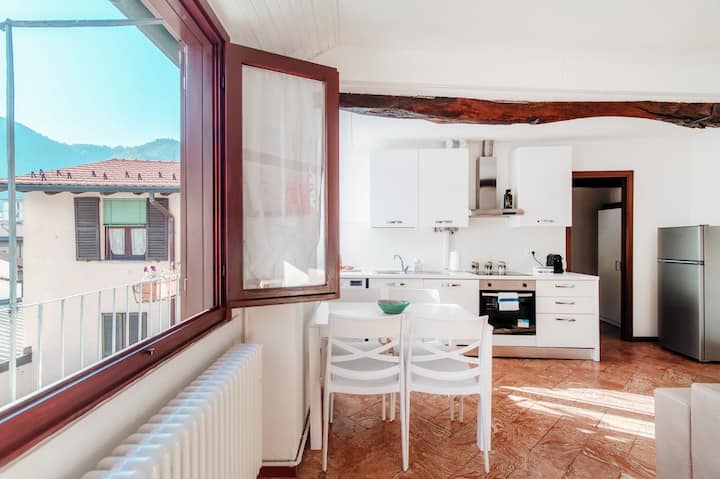 Design Apartment Con Travi Storiche Cotto Lombardo - Como