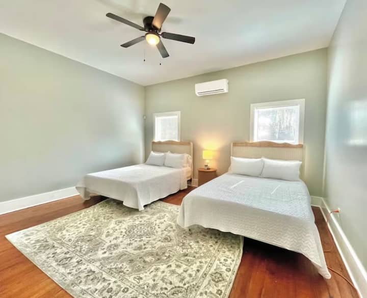 Lowcountry Cottage | 10 Min To Parris Island! - Beaufort, SC