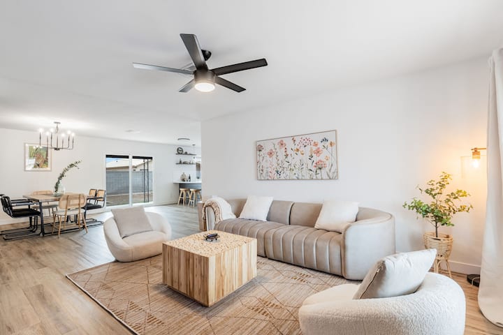 Modern Peaceful Retreat | By Chandler + Gilbert - Chandler, AZ