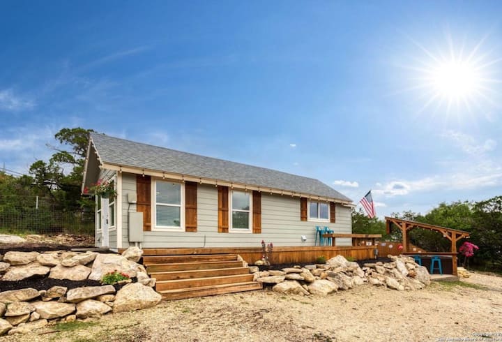 Amaya's Cabin - Canyon Lake, TX