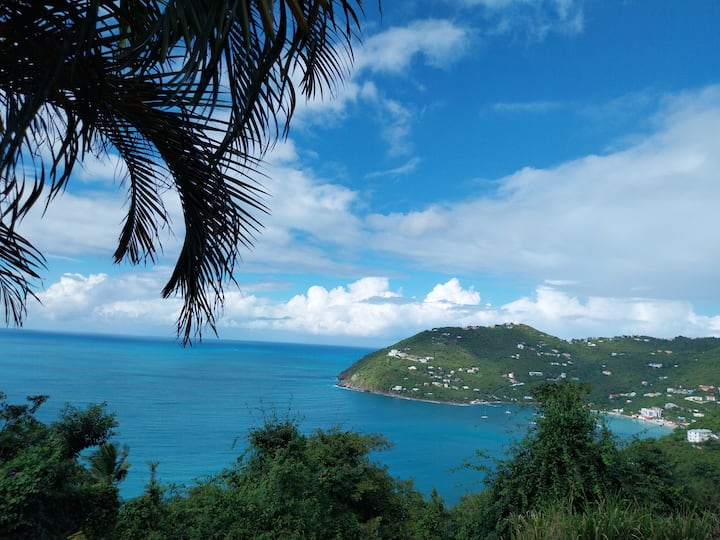 Windy Hill Sea View Escape - 코랄 베이