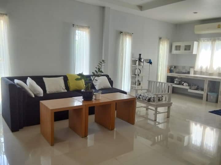 Spacious 2br Family Home | 8 Min To Beach - Provincia de Krabi