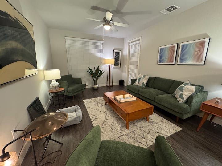 Expect A Cozy Upscale Stay In A Great Neighborhood - Irvine, CA