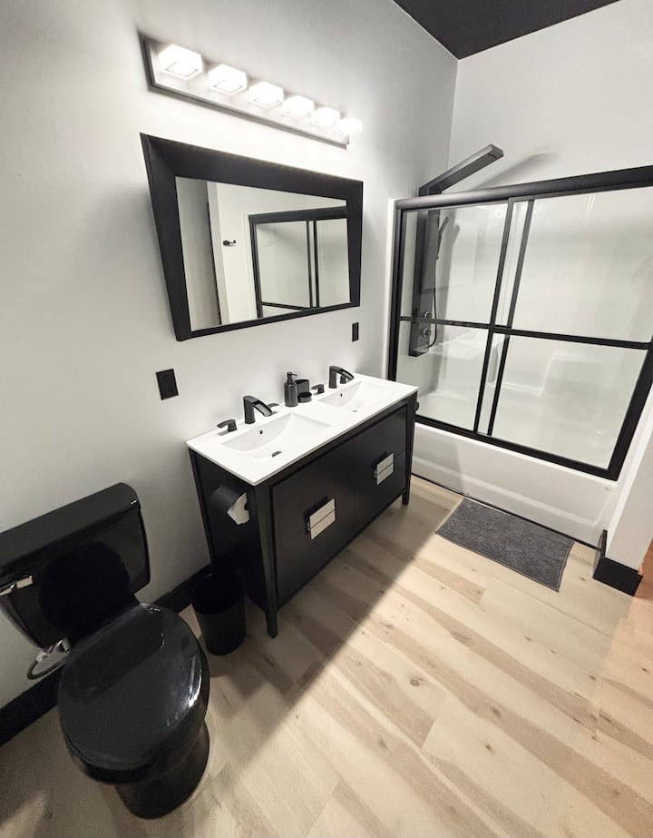 Luxury Condo Near Uptown! - 록 힐