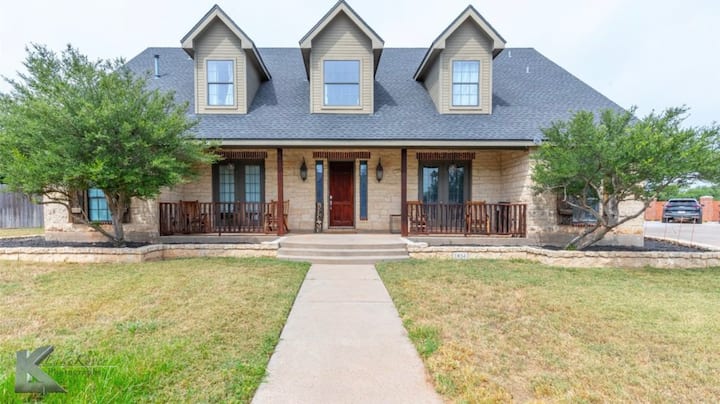 The Kappa House - 7 Bedroom House Across From Acu! - Abilene, TX