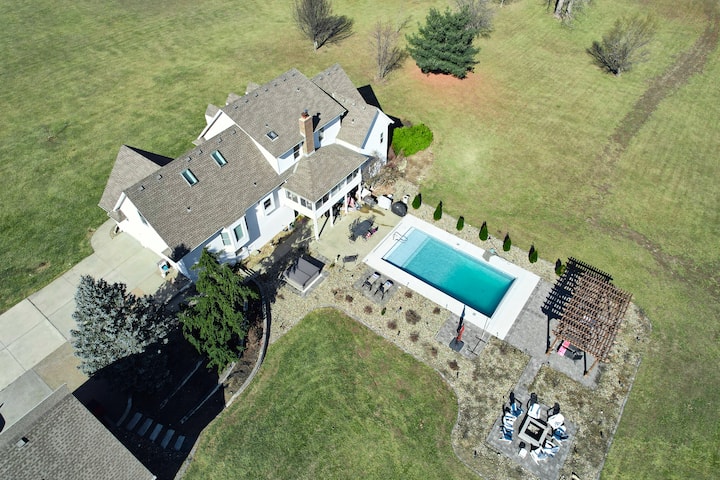 Private Luxury Home W/ Pool & Hot Tub [25 Acres] - Camden, MO