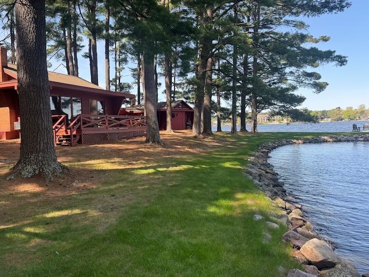 Waterfront Peninsula Cabin - Wisconsin Dells, WI