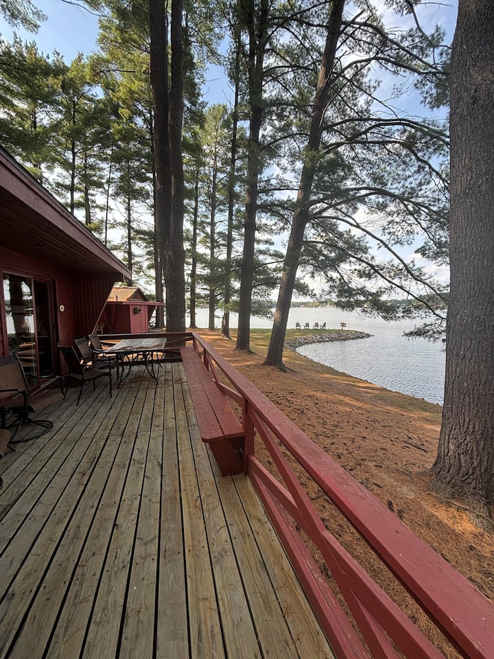 Waterfront Peninsula Cabin - Wisconsin Dells, WI