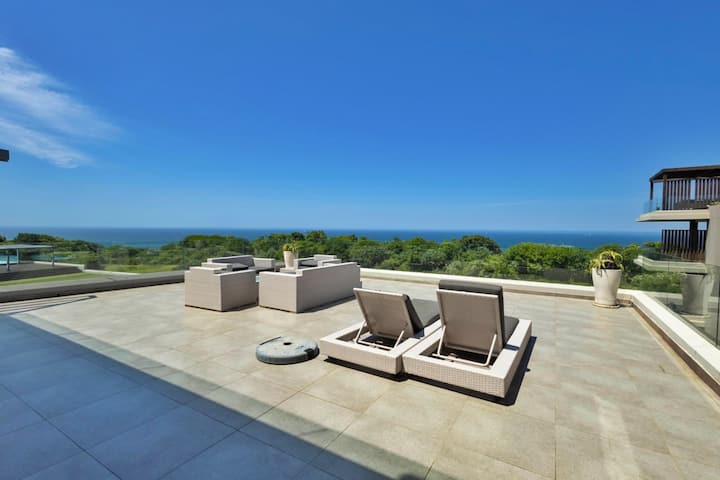 Panoramic Sea Views * 3 Bed Corner Apartment - eMdloti