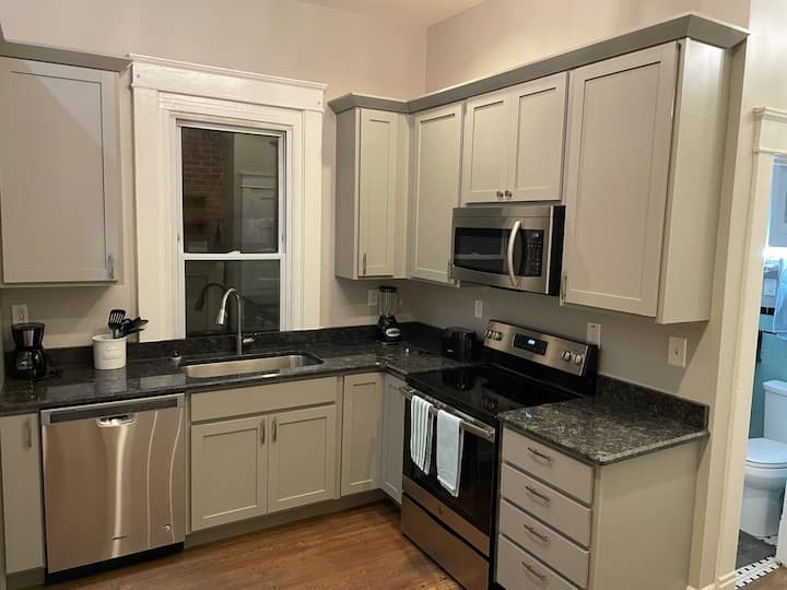 Charleston Apartment – Historic East End - Charleston, WV