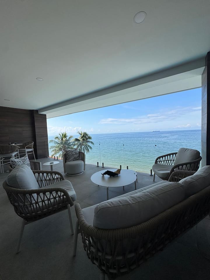 Turquoise Serenity - Omoa