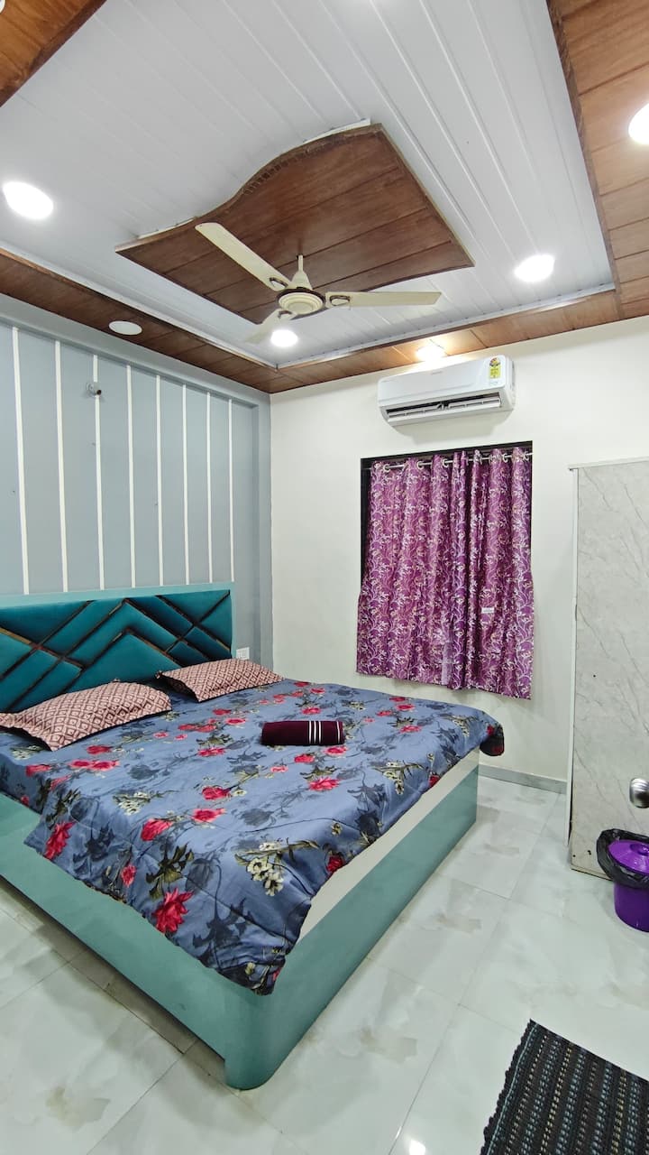 Prashant Retreat 4bhk Villa|swimming Pool|spacious - Lonavala