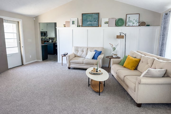 Home Away From Home In Benson (No Cleaning Fee) - Omaha, NE