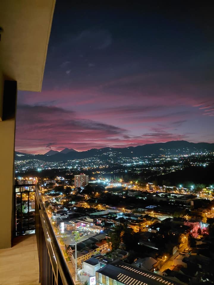Apto Acogedor Con Impresionante Vista A La Ciudad - Guatemala City