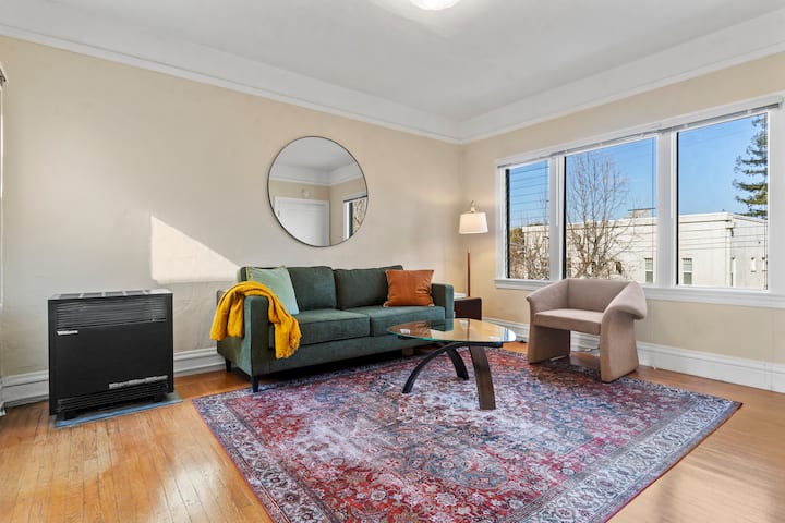 New Sunny Rockridge Apartment Prime Neighborhood - Berkeley, CA