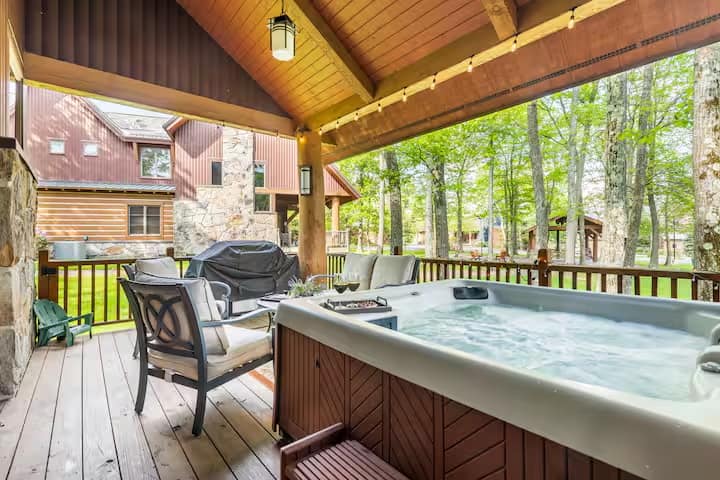 Family & Pet-friendly 5br Ski-in/out With Hot Tub! - Deep Creek Lake, MD
