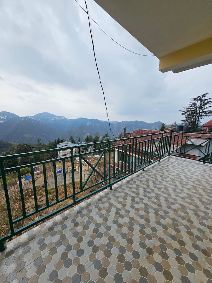 Cloud View 2bhk | Peaceful Hill Stay - Mashobra