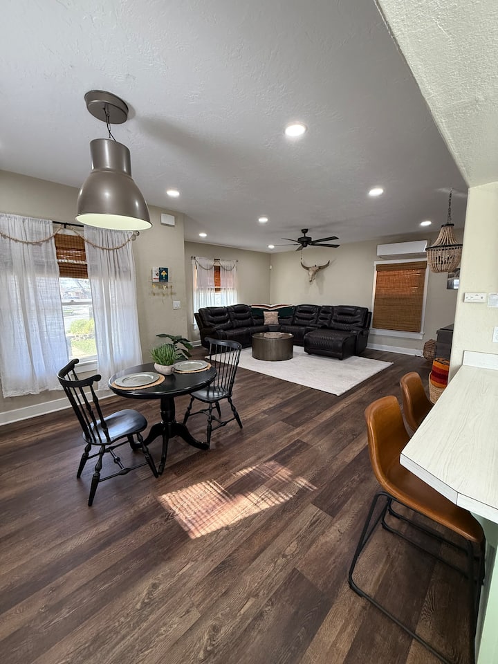 Desert Hideaway • Stylish 1br Bungalow - Beaumont, CA