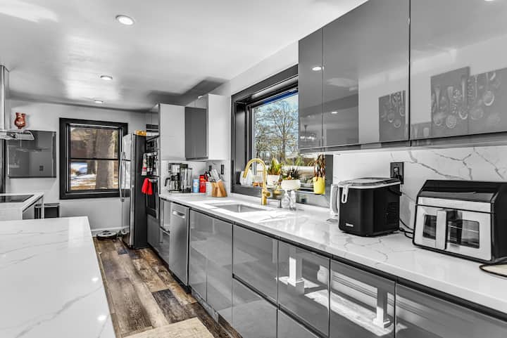 Dc Area Single Family Home W/ Parking - Fairfax, VA