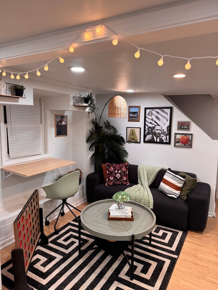 Modern + Cozy Private Apt W/ Driveway - Atlanta, GA