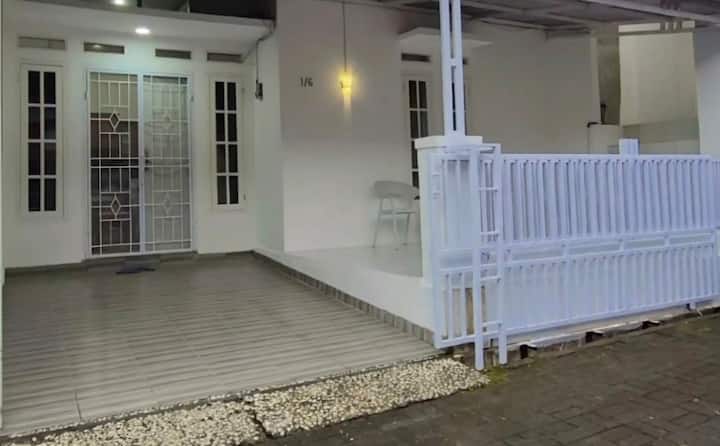 Villa Selabintana
Dirda House, Sukabumi - Sukabumi