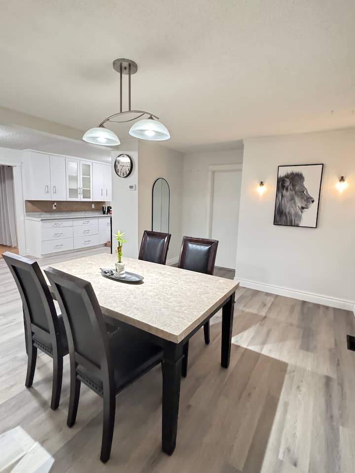 The Border House - Your Home Away From Home. - Lloydminster