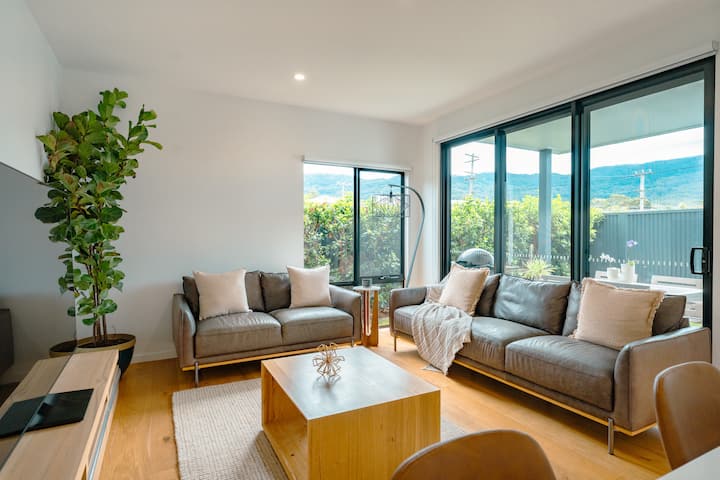 Ballyhoo Haven - Cosy Modern 3br Townhouse +Garage - Wollongong