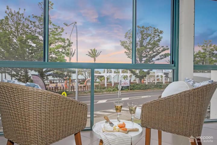 Sea - Esta By The Beach - Yeppoon
