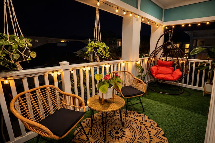 Boho Boutique • Balcony Swing Chair • Pool • Gym - ZooTampa at Lowry Park, Tampa