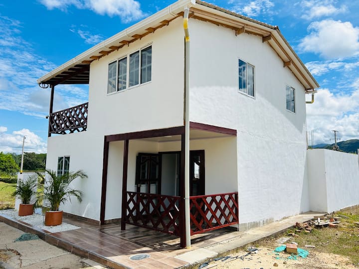 Casa Blanca
Alojamiento Entero
Piscina Privada - Carmen de Apicalá