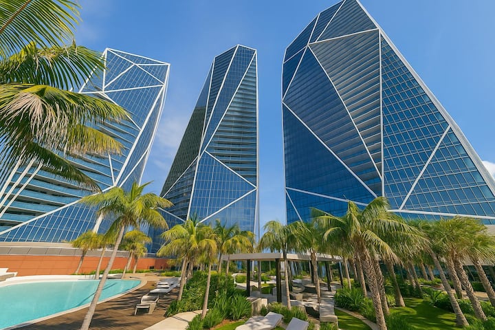 Oceanfront Luxury 2 Br Apt - Australia