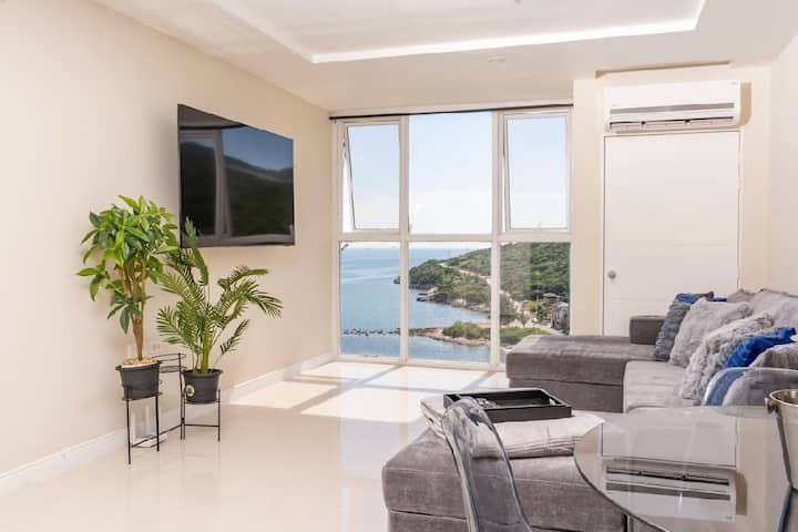 Stunning Oceanview Retreat Modern Luxury Apartment - Jamaica