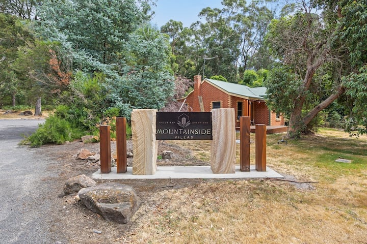 Mountainside Villa One – Banksia - Halls Gap
