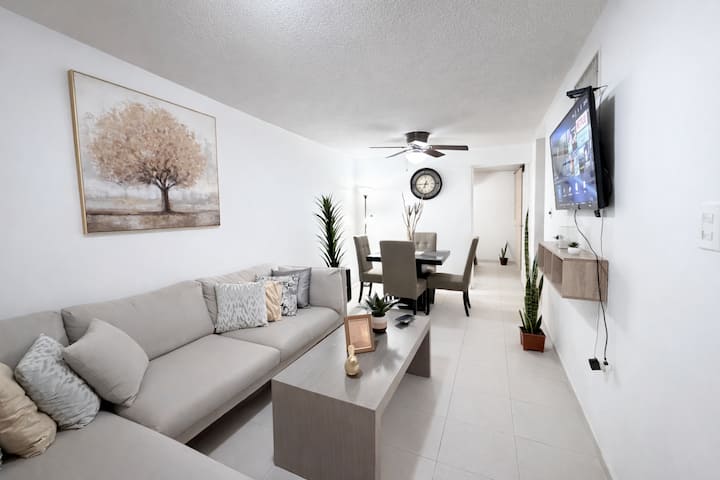 Casa Con Cochera Para Trabajadores | Familia. - Torreón