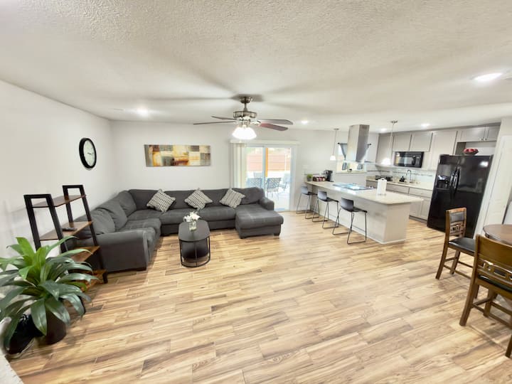 3br Backyard Oasis W/patio & Hammock - 12 Min At&t - Grand Prairie, TX