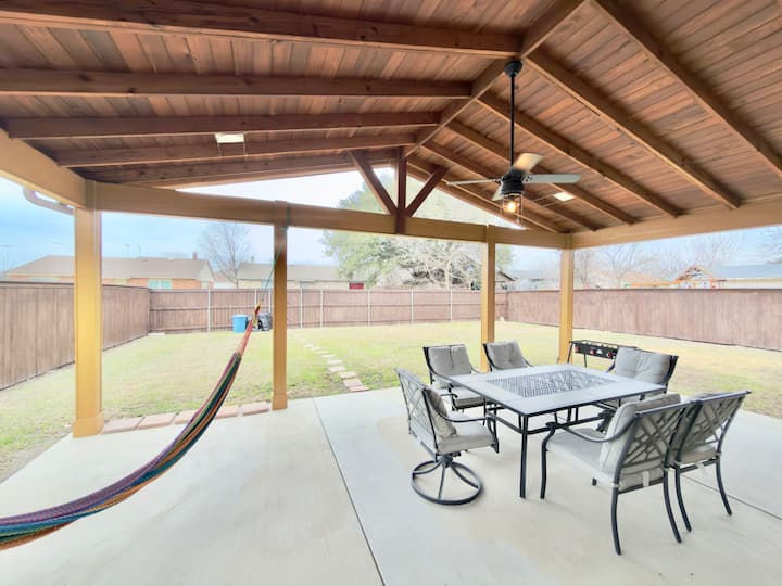 3br Backyard Oasis W/patio & Hammock - 12 Min At&t - Cedar Hill, TX