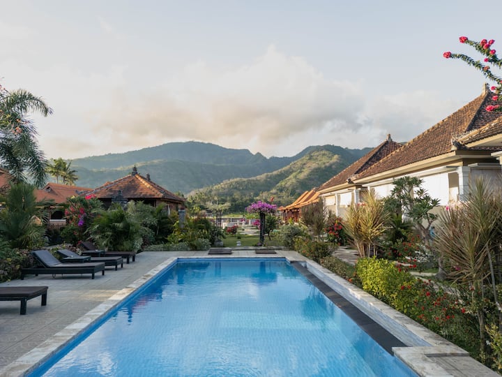 Wooden House In Amed | Hill View | 400m To Beach - Indonesia