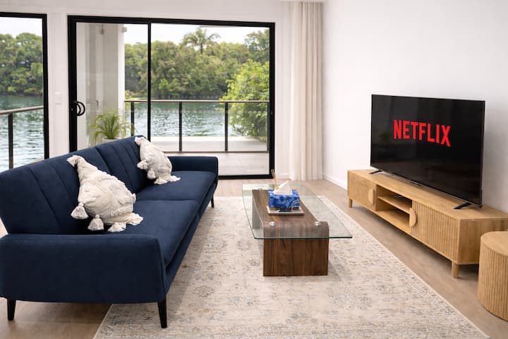 Luxe Life In Mermaid Waters – Waterfront Bliss - Broadbeach