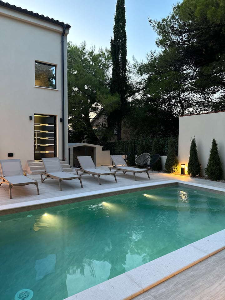 M Residence - Luxury Apt With Private Heated Pool - Krk