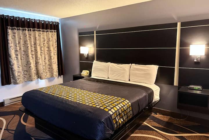 Coratel Hastings Standard 1 King Bed Ns - Hastings, MN