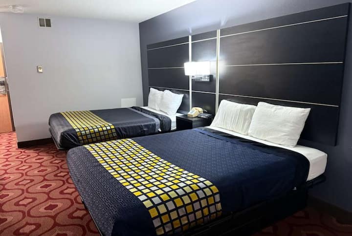 Coratel Hastings Standard 2 Queen Bed Ns - Hastings, MN