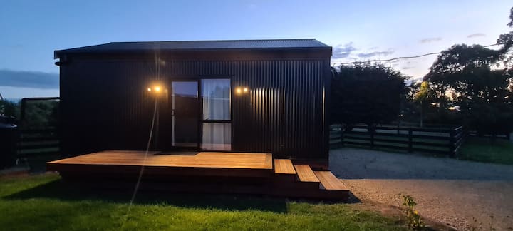 Keren's Cabin - Darfield