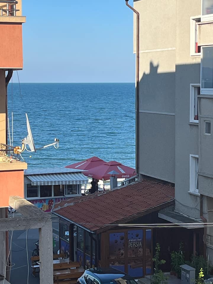 Апартамент на 20 метра от Източния плаж в Поморие - Pomorie