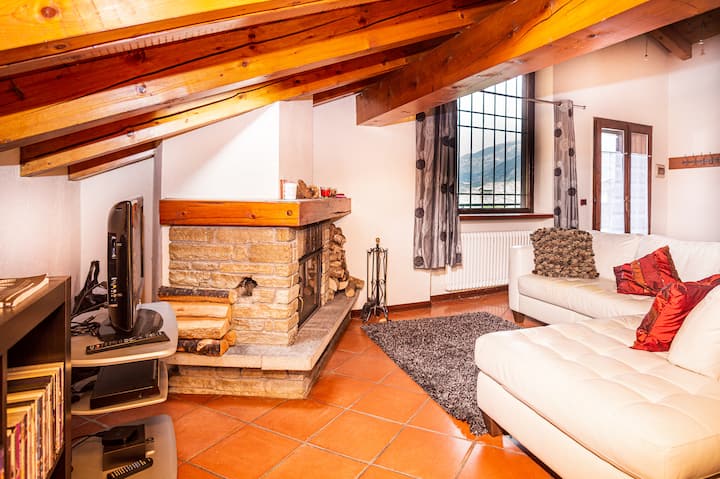 Chez Moline, Appartamento Rustico Ed Accogliente - Aosta