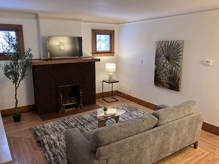 Executive 3br | Gm Tech & Civic Center - Sterling Heights, MI