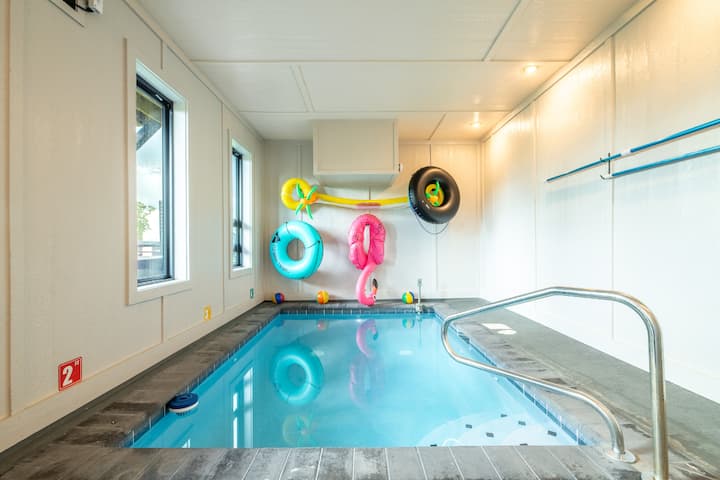 Spacious 4bd+loft Near Town | Hot Tub +Pool +Sauna - Sevierville