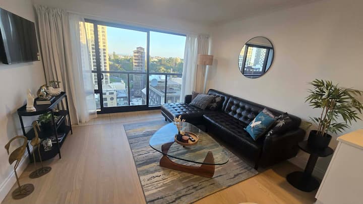 Citylife Lux On Queen: A/c/pool/gym/parking Avail - Auckland