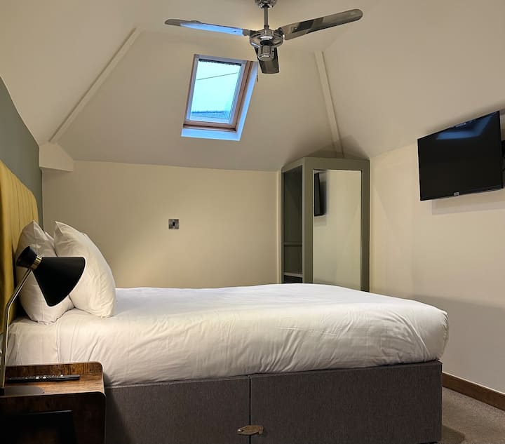 Town Centre Inn - Cozy Double Room Inc. Breakfast - Harrogate