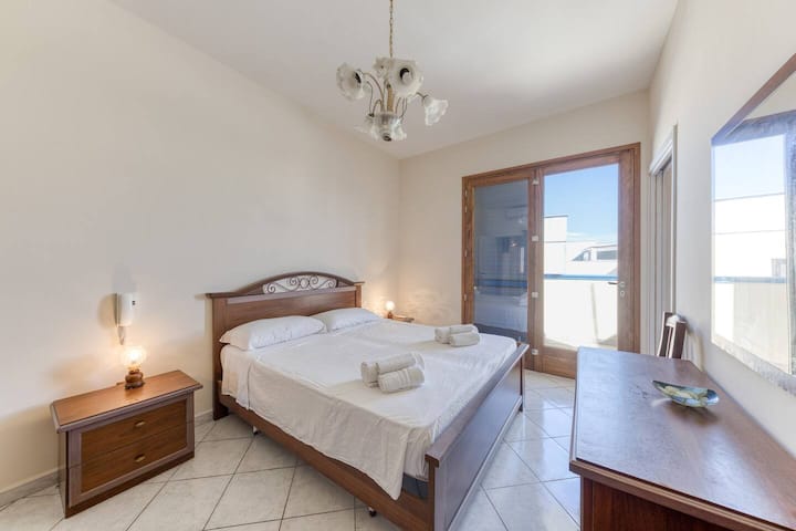 Appartamento In Pieno Centro A 400 M Dalla Spiaggi - Torre San Giovanni